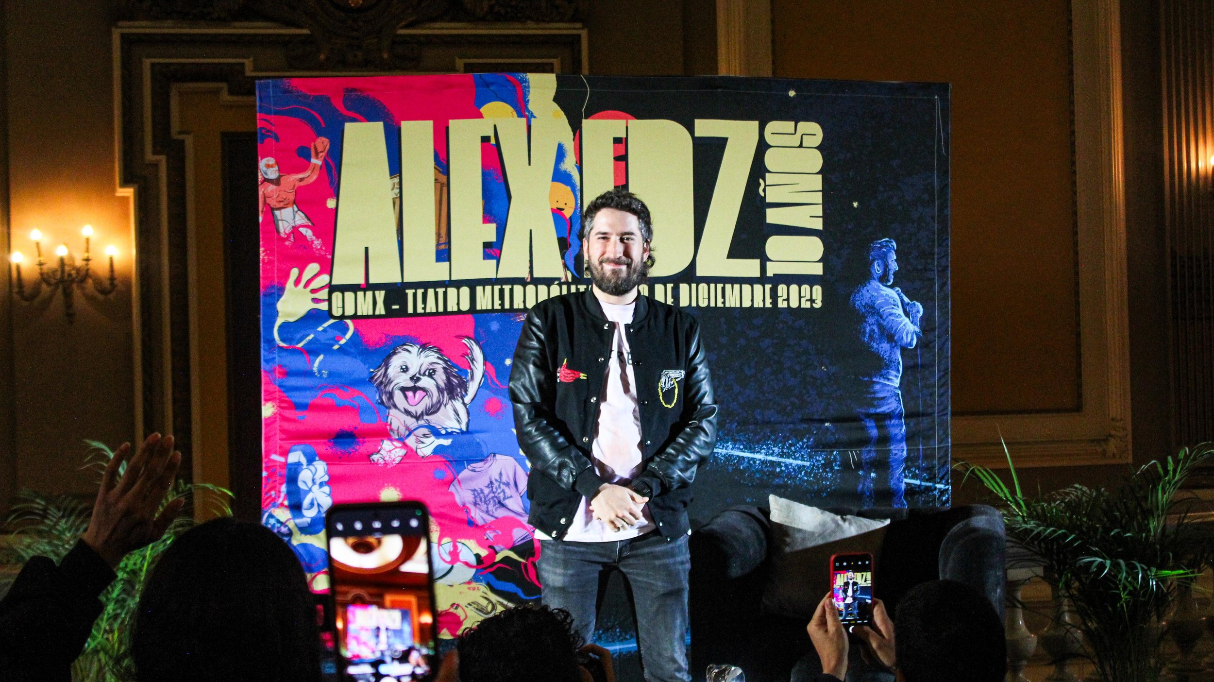 Alex Fernández, celebra 10 años de comedia en el Teatro Metropolitan ...